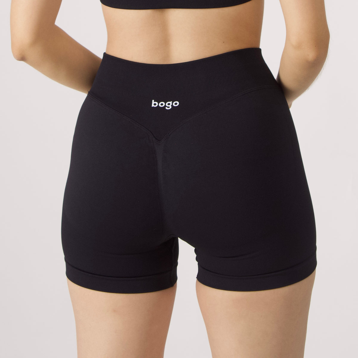 SHORT NEGRO PUSH-UP – BOGO FIT